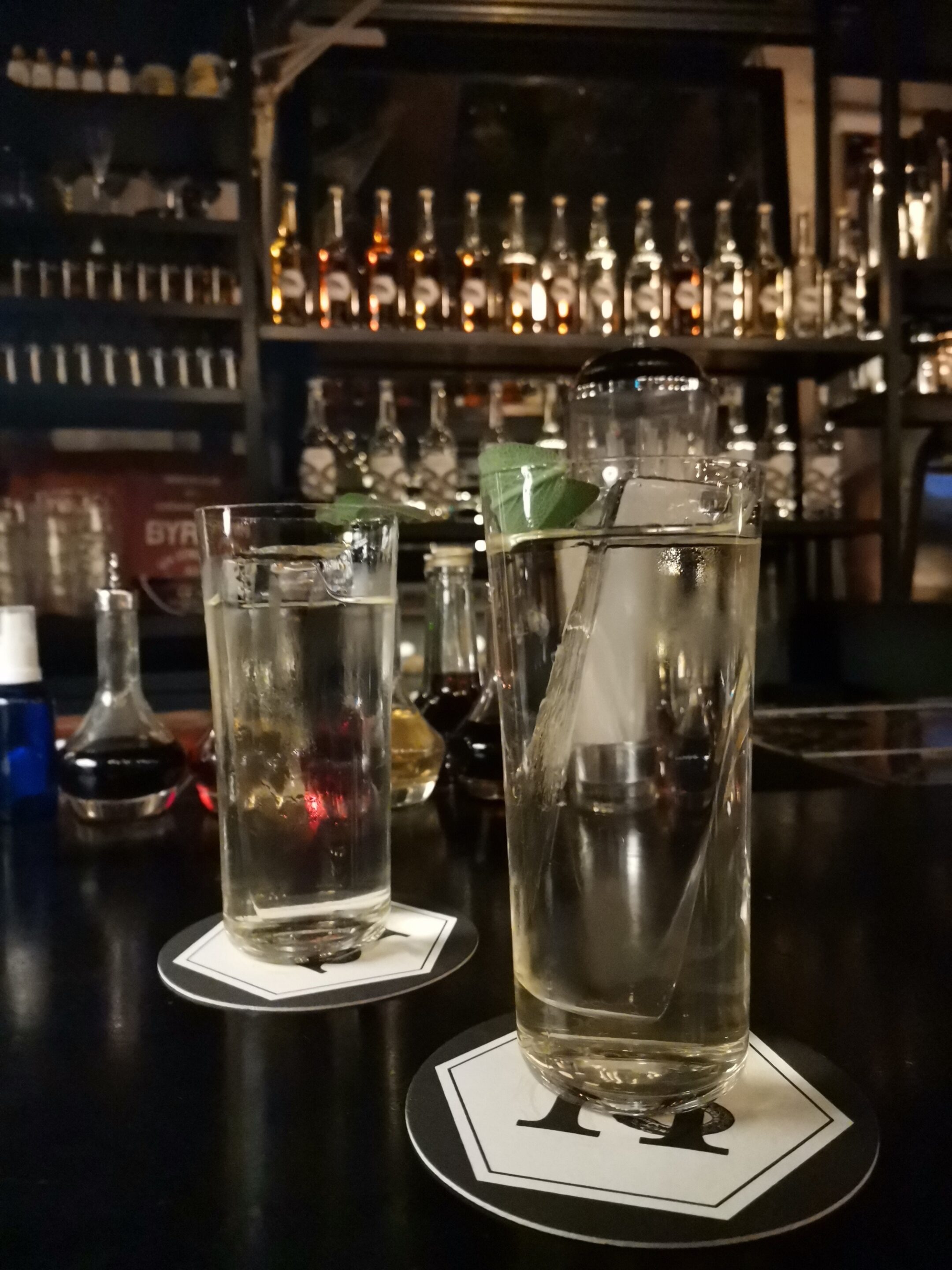 NFT cocktails: virtual drinks to help the bartending industry - Paragon ...